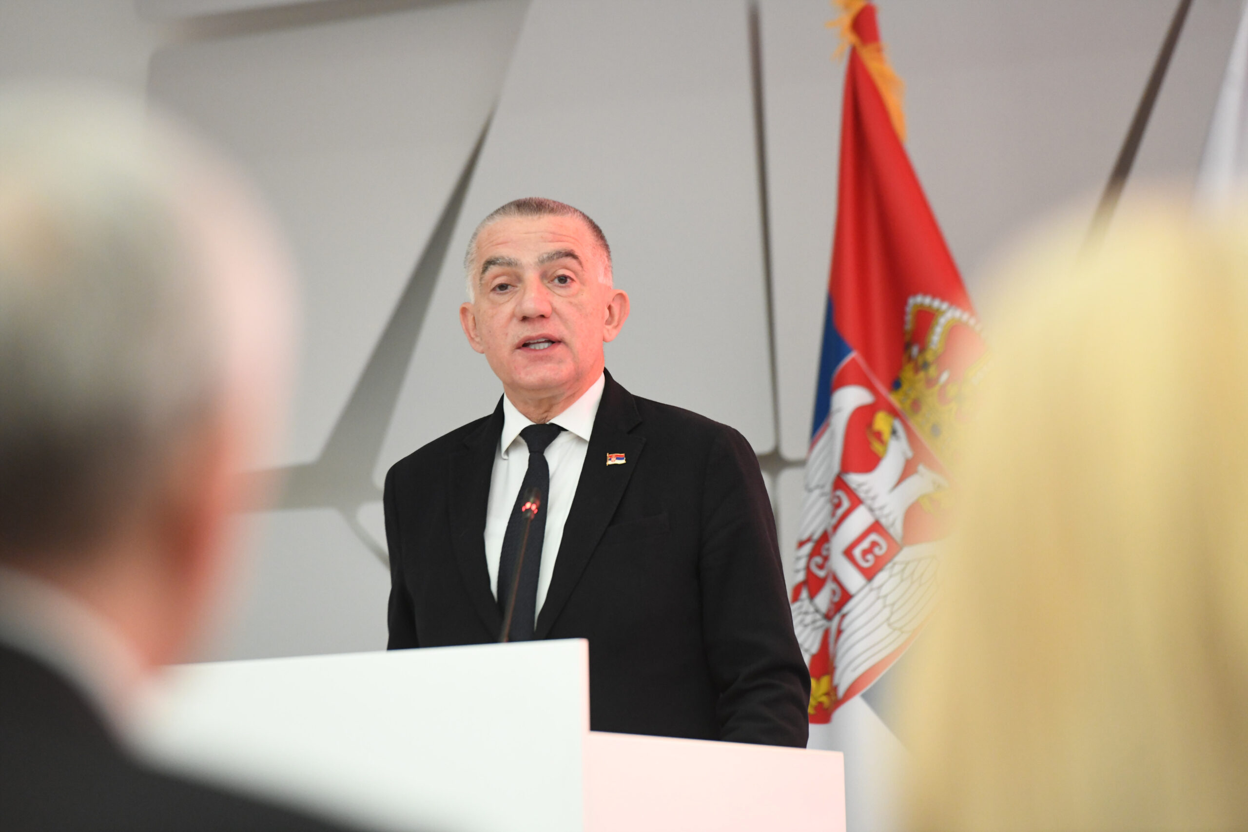 Ministar pravde: Izmene Zakona o državnim službenicima treba da privuku ...